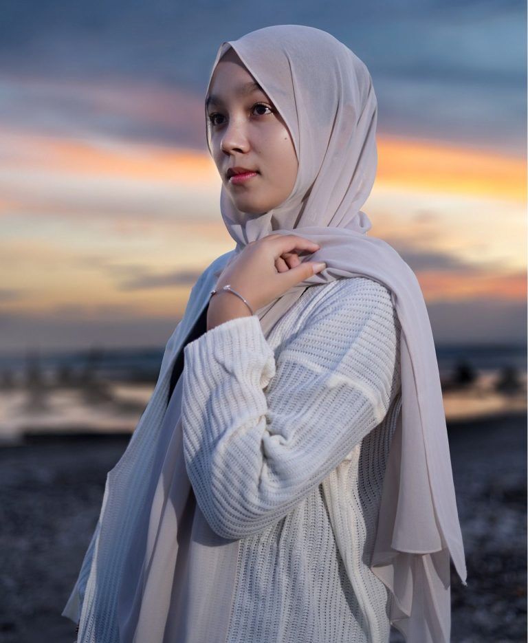 Stylish & Modern Muslim Women's Clothing: Modest Fashion Trends ...